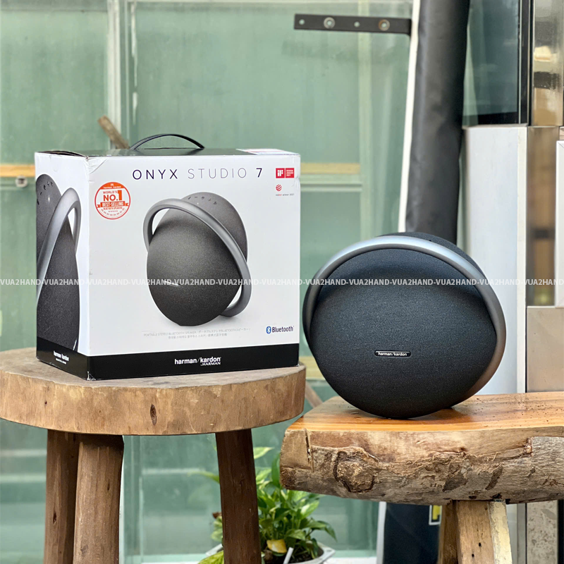 Trải nghiệm HK Onyx Studio 7 sở hữu thiết kế sang trọng, thời lượng pin ...